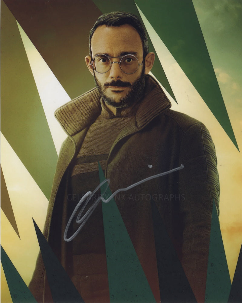 OMID ABTAHI as Dr. Penn Pershing - Star Wars The Mandalorian ...